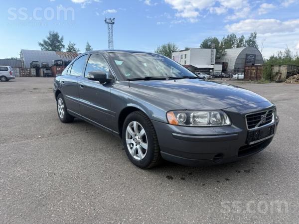 Grey Volvo S60 2008 in Riga, with an engine capacity of 2.40 L and mileage of 281 thousand km for 3980 €, photo 2 on AUTOMOTO.COM.LV
