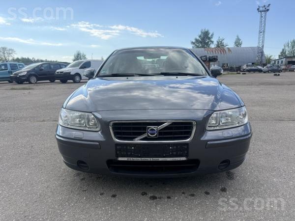 Grey Volvo S60 2008 in Riga, with an engine capacity of 2.40 L and mileage of 281 thousand km for 3980 €, photo 5 on AUTOMOTO.COM.LV