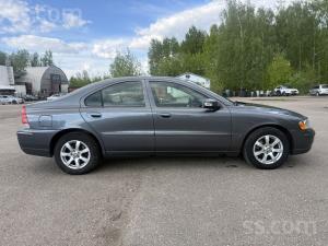 Grey Volvo S60 2008 in Riga, with an engine capacity of 2.40 L and mileage of 281 thousand km for 3980 €, photo 8 on AUTOMOTO.COM.LV