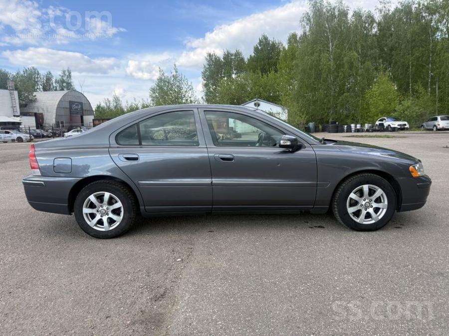 Grey Volvo S60 2008 in Riga, with an engine capacity of 2.40 L and mileage of 281 thousand km for 3980 €, photo 8 on AUTOMOTO.COM.LV
