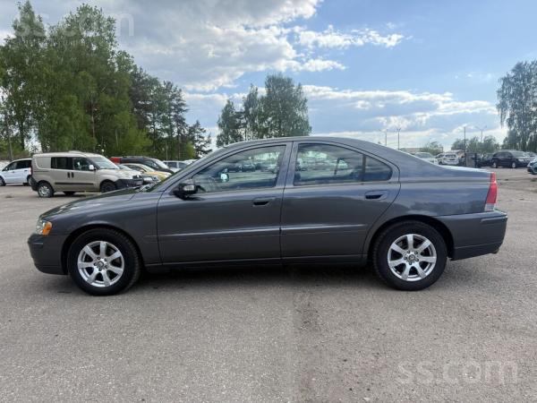 Grey Volvo S60 2008 in Riga, with an engine capacity of 2.40 L and mileage of 281 thousand km for 3980 €, photo 8 on AUTOMOTO.COM.LV