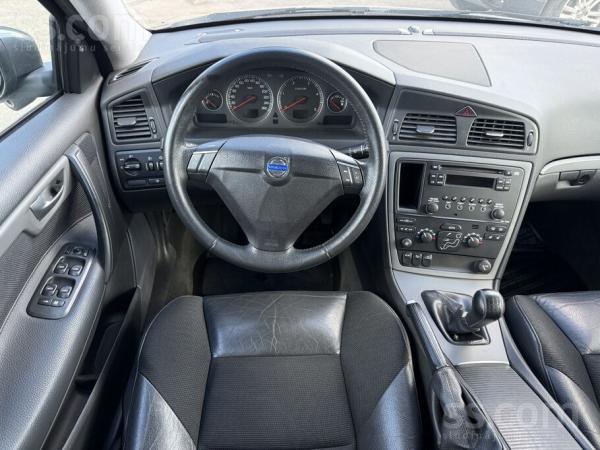Grey Volvo S60 2008 in Riga, with an engine capacity of 2.40 L and mileage of 281 thousand km for 3980 €, photo 10 on AUTOMOTO.COM.LV
