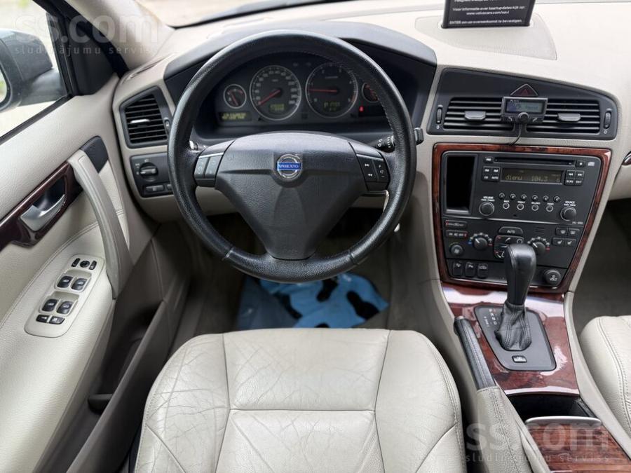 Grey Volvo S60 2008 in Ogre, with an engine capacity of 2.40 L and mileage of 235 thousand km for 4299 €, photo 14 on AUTOMOTO.COM.LV
