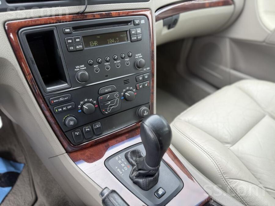 Grey Volvo S60 2008 in Ogre, with an engine capacity of 2.40 L and mileage of 235 thousand km for 4299 €, photo 15 on AUTOMOTO.COM.LV