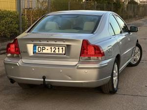 Grey Volvo S60 2008 in Riga, with an engine capacity of 2.40 L and mileage of 329 thousand km for 2600 €, photo 3 on AUTOMOTO.COM.LV