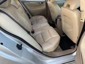 Grey Volvo S60 2008 in Riga, with an engine capacity of 2.40 L and mileage of 329 thousand km for 2600 €, photo 18 on AUTOMOTO.COM.LV