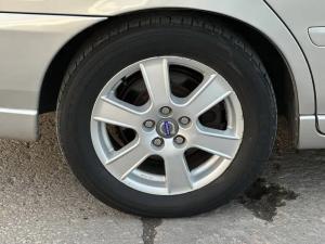 Grey Volvo S60 2008 in Riga, with an engine capacity of 2.40 L and mileage of 329 thousand km for 2600 €, photo 30 on AUTOMOTO.COM.LV