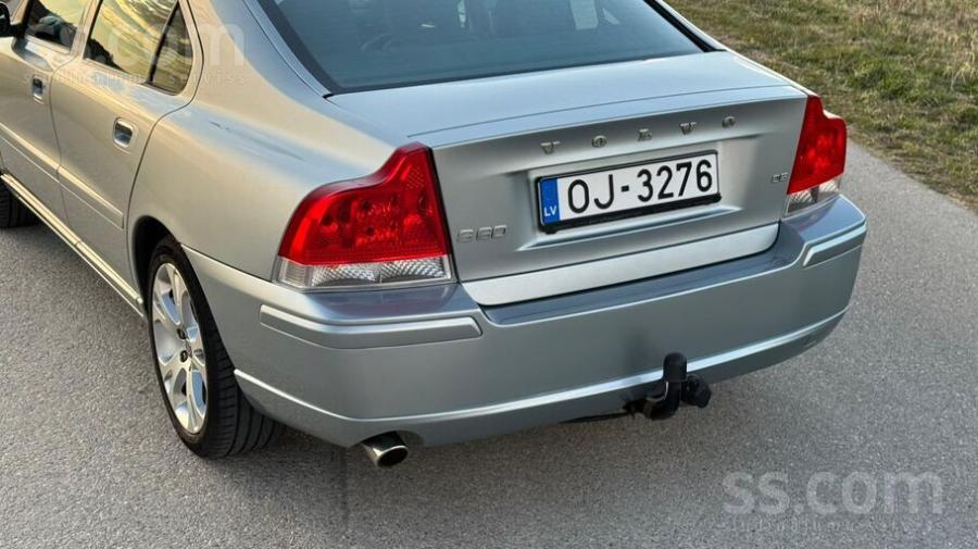 Grey Volvo S60 2008 in Riga, with an engine capacity of 2.40 L and mileage of 307 thousand km for 4200 €, photo 10 on AUTOMOTO.COM.LV