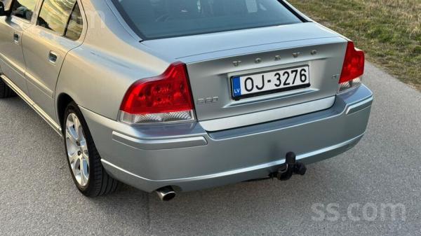 Grey Volvo S60 2008 in Riga, with an engine capacity of 2.40 L and mileage of 307 thousand km for 4200 €, photo 10 on AUTOMOTO.COM.LV