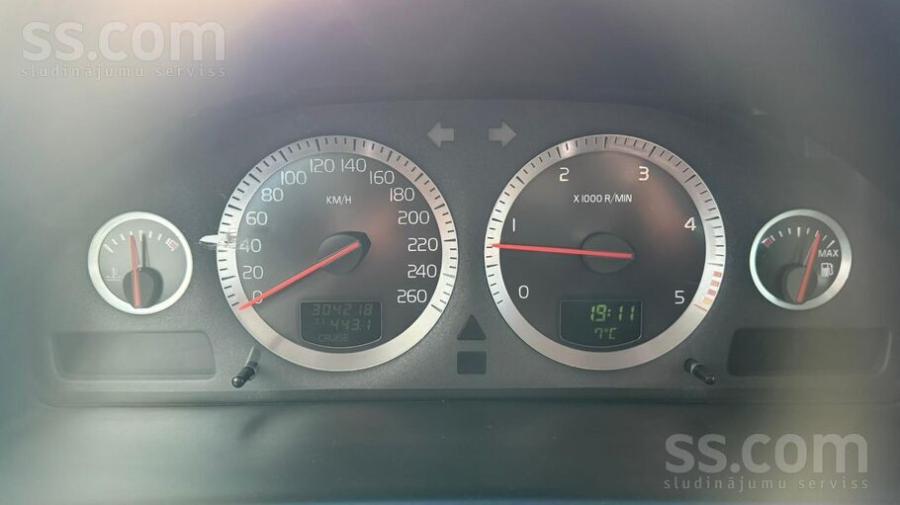 Grey Volvo S60 2008 in Riga, with an engine capacity of 2.40 L and mileage of 307 thousand km for 4200 €, photo 21 on AUTOMOTO.COM.LV