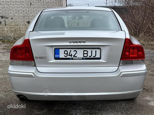 Pelēks Volvo S60 2008 Narva, ar dzinēja tilpumu 2.40 L un nobraukumu 344 tūkst. km par 1999 €, foto 8 vietnē AUTOMOTO.COM.LV