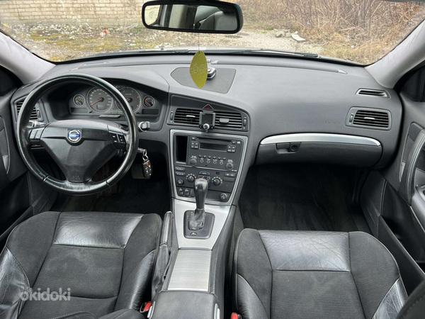 Pelēks Volvo S60 2008 Narva, ar dzinēja tilpumu 2.40 L un nobraukumu 344 tūkst. km par 1999 €, foto 9 vietnē AUTOMOTO.COM.LV