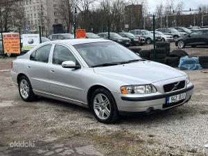 Pelēks Volvo S60 2008 Narva, ar dzinēja tilpumu 2.40 L un nobraukumu 344 tūkst. km par 1999 €, foto 3 vietnē AUTOMOTO.COM.LV