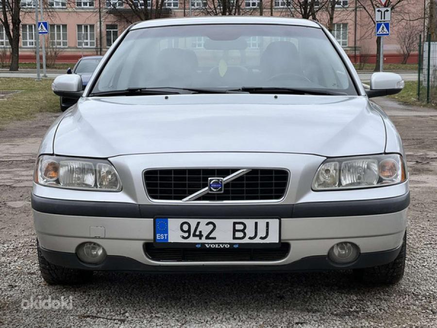 Pelēks Volvo S60 2008 Narva, ar dzinēja tilpumu 2.40 L un nobraukumu 344 tūkst. km par 1999 €, foto 4 vietnē AUTOMOTO.COM.LV