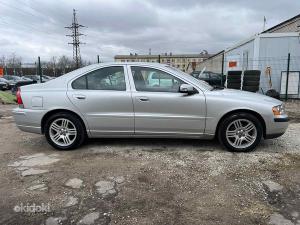 Pelēks Volvo S60 2008 Narva, ar dzinēja tilpumu 2.40 L un nobraukumu 344 tūkst. km par 1999 €, foto 6 vietnē AUTOMOTO.COM.LV