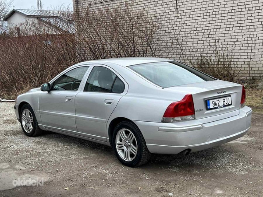 Pelēks Volvo S60 2008 Narva, ar dzinēja tilpumu 2.40 L un nobraukumu 344 tūkst. km par 1999 €, foto 7 vietnē AUTOMOTO.COM.LV