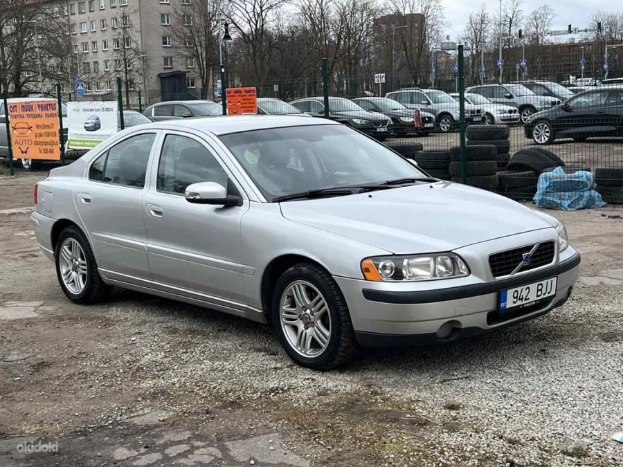 Pelēks Volvo S60 2008 Narva, ar dzinēja tilpumu 2.40 L un nobraukumu 344 tūkst. km par 1999 €, foto 14 vietnē AUTOMOTO.COM.LV