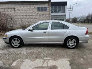 Pelēks Volvo S60 2008 Narva, ar dzinēja tilpumu 2.40 L un nobraukumu 344 tūkst. km par 1999 €, foto 16 vietnē AUTOMOTO.COM.LV