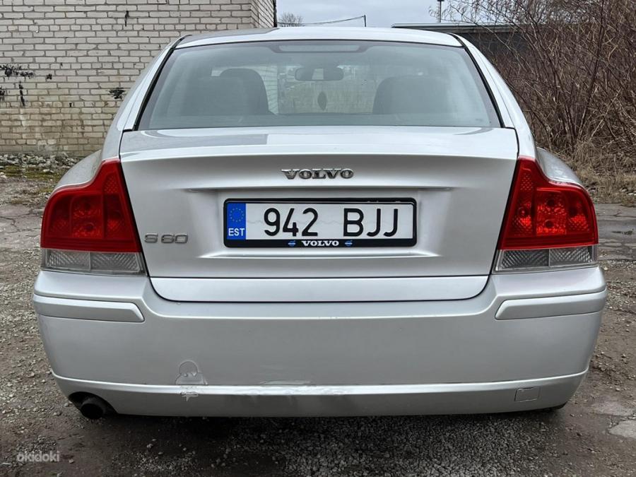 Pelēks Volvo S60 2008 Narva, ar dzinēja tilpumu 2.40 L un nobraukumu 344 tūkst. km par 1999 €, foto 20 vietnē AUTOMOTO.COM.LV