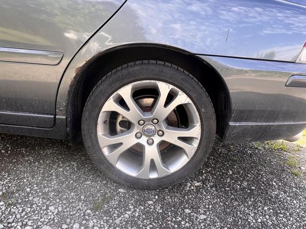 Pelēks Volvo S60 2008 Kohtla-Jerve, ar dzinēja tilpumu 0.00 L un nobraukumu 296 tūkst. km par 2000 €, foto 7 vietnē AUTOMOTO.COM.LV