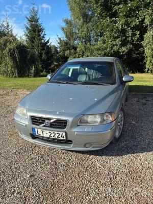 Pelēks Volvo S60 2008 Dobele, ar dzinēja tilpumu 2.40 L un nobraukumu 335 tūkst. km par 2150 €, foto 3 vietnē AUTOMOTO.COM.LV