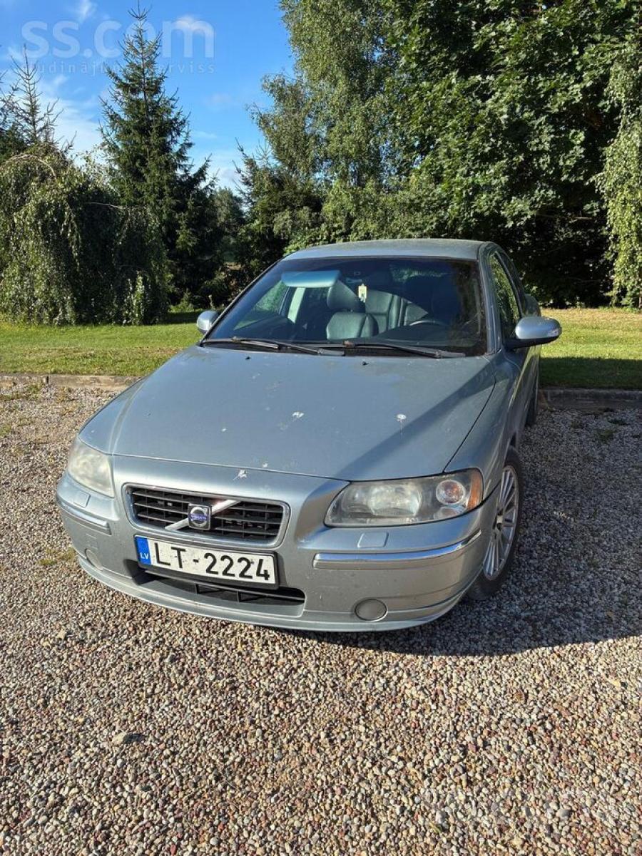 Pelēks Volvo S60 2008 Dobele, ar dzinēja tilpumu 2.40 L un nobraukumu 335 tūkst. km par 2150 €, foto 3 vietnē AUTOMOTO.COM.LV