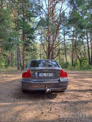 Grey Volvo S60 2008 in Daugavpils, with an engine capacity of 2.40 L and mileage of 30 thousand km for 2450 €, photo 3 on AUTOMOTO.COM.LV