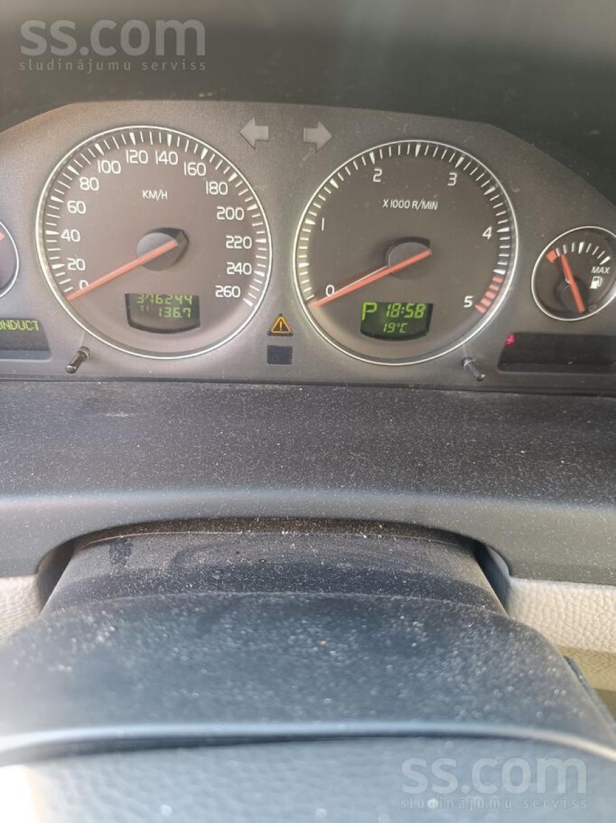 Pelēks Volvo S60 2008 Rīga, ar dzinēja tilpumu 2.40 L un nobraukumu 376 tūkst. km par 1800 €, foto 7 vietnē AUTOMOTO.COM.LV