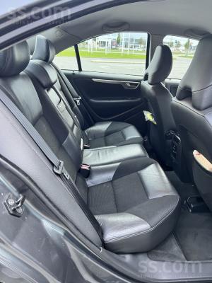 Pelēks Volvo S60 2008 Rīga, ar dzinēja tilpumu 2.40 L un nobraukumu 365 tūkst. km par 2800 €, foto 7 vietnē AUTOMOTO.COM.LV