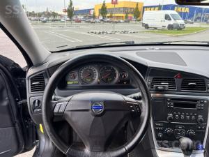 Pelēks Volvo S60 2008 Rīga, ar dzinēja tilpumu 2.40 L un nobraukumu 365 tūkst. km par 2800 €, foto 10 vietnē AUTOMOTO.COM.LV