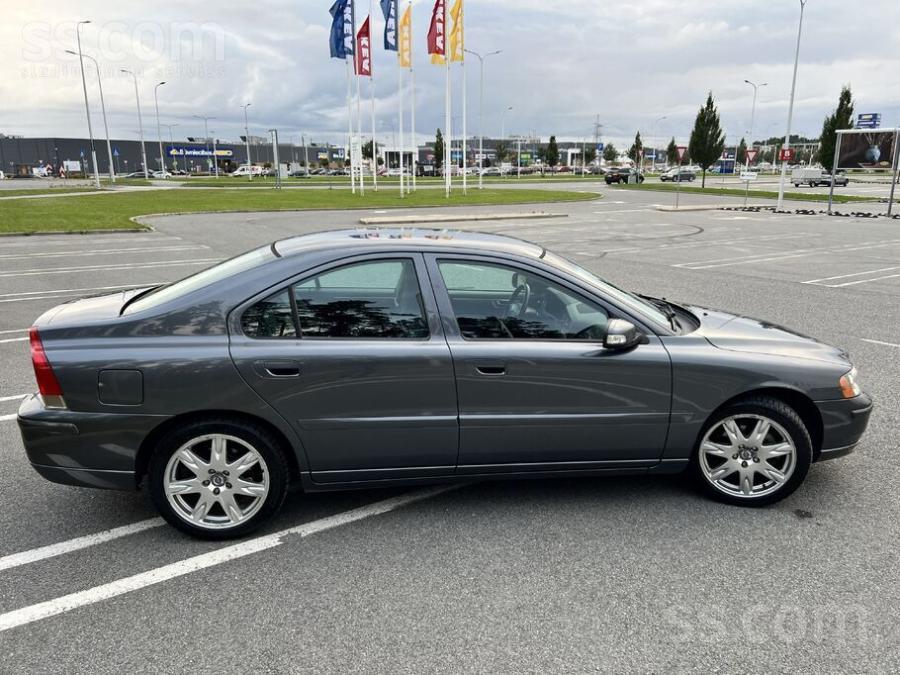 Pelēks Volvo S60 2008 Rīga, ar dzinēja tilpumu 2.40 L un nobraukumu 365 tūkst. km par 2800 €, foto 13 vietnē AUTOMOTO.COM.LV