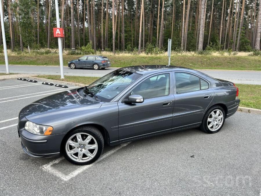 Pelēks Volvo S60 2008 Rīga, ar dzinēja tilpumu 2.40 L un nobraukumu 365 tūkst. km par 2800 €, foto 14 vietnē AUTOMOTO.COM.LV