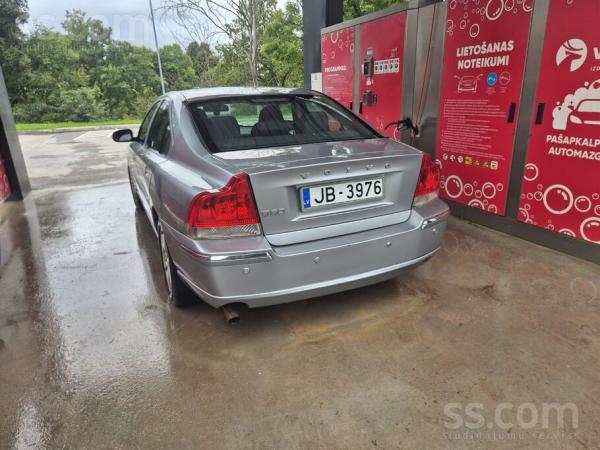 Volvo S60 2008 Cēsis vietnē Pelēks Volvo S60 2008 Cēsis, ar dzinēja tilpumu 2.40 L un nobraukumu 283 tūkst. km par 1500 €, foto 4 vietnē AUTOMOTO.COM.LV