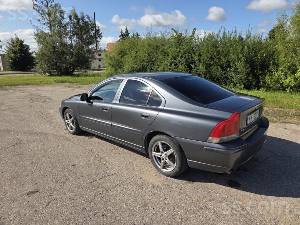 Volvo S60 2008 Madona vietnē Pelēks Volvo S60 2008 Madona, ar dzinēja tilpumu 2.40 L un nobraukumu 463 tūkst. km par 2000 €, foto 3 vietnē AUTOMOTO.COM.LV