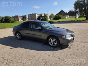 Pelēks Volvo S60 2008 Madona, ar dzinēja tilpumu 2.40 L un nobraukumu 463 tūkst. km par 2000 €, foto 4 vietnē AUTOMOTO.COM.LV