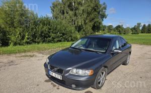 Pelēks Volvo S60 2008 Madona, ar dzinēja tilpumu 2.40 L un nobraukumu 463 tūkst. km par 2000 €, foto 5 vietnē AUTOMOTO.COM.LV