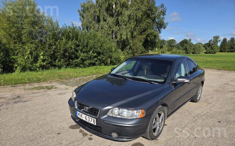 Pelēks Volvo S60 2008 Madona, ar dzinēja tilpumu 2.40 L un nobraukumu 463 tūkst. km par 2000 €, foto 5 vietnē AUTOMOTO.COM.LV