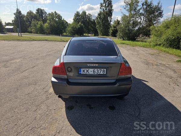 Volvo S60 2008 Madona vietnē Pelēks Volvo S60 2008 Madona, ar dzinēja tilpumu 2.40 L un nobraukumu 463 tūkst. km par 2000 €, foto 6 vietnē AUTOMOTO.COM.LV