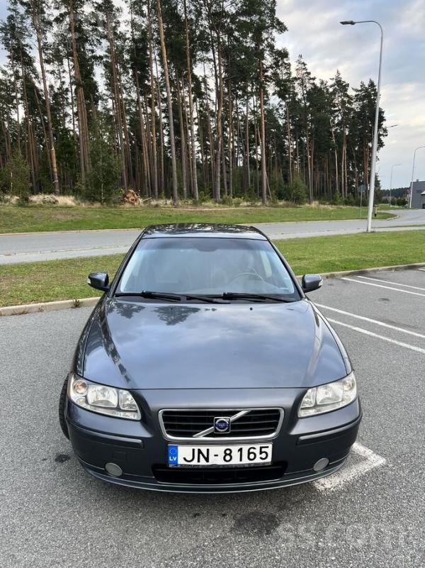 Pelēks Volvo S60 2008 Rīga, ar dzinēja tilpumu 2.40 L un nobraukumu 366 tūkst. km par 2800 €, foto 9 vietnē AUTOMOTO.COM.LV