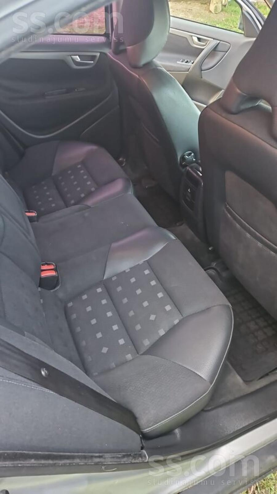 Pelēks Volvo S60 2008 Valmiera, ar dzinēja tilpumu 2.40 L un nobraukumu 485 tūkst. km par 1500 €, foto 9 vietnē AUTOMOTO.COM.LV
