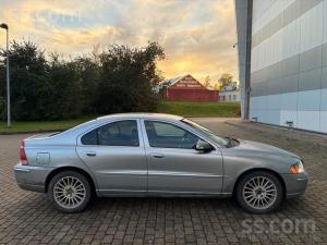Grey Volvo S60 2008 in Dobele, with an engine capacity of 2.40 L and mileage of 338 thousand km for 1850 €, photo  on AUTOMOTO.COM.LV