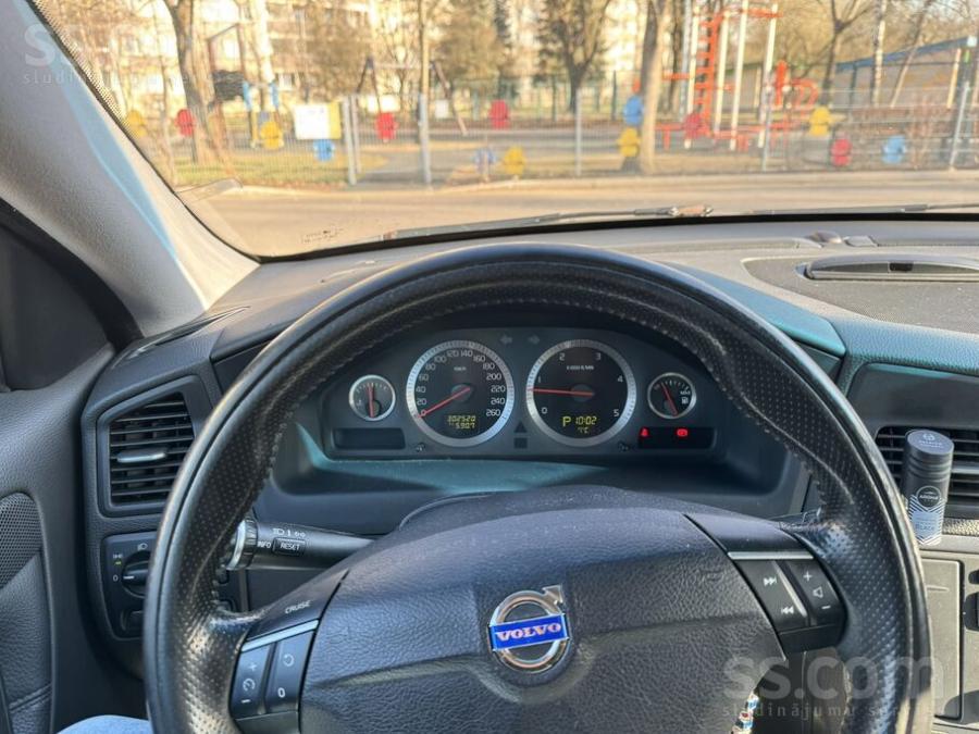 Pelēks Volvo S60 2009 Rīga, ar dzinēja tilpumu 2.40 L un nobraukumu 303 tūkst. km par 1450 €, foto 7 vietnē AUTOMOTO.COM.LV