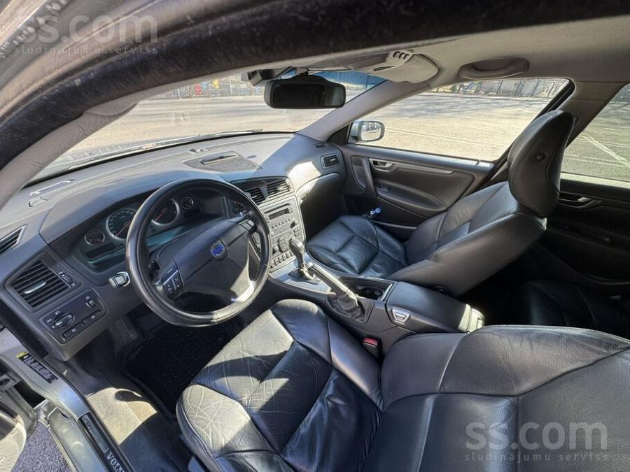 Pelēks Volvo S60 2009 Rīga, ar dzinēja tilpumu 2.40 L un nobraukumu 303 tūkst. km par 1450 €, foto 9 vietnē AUTOMOTO.COM.LV