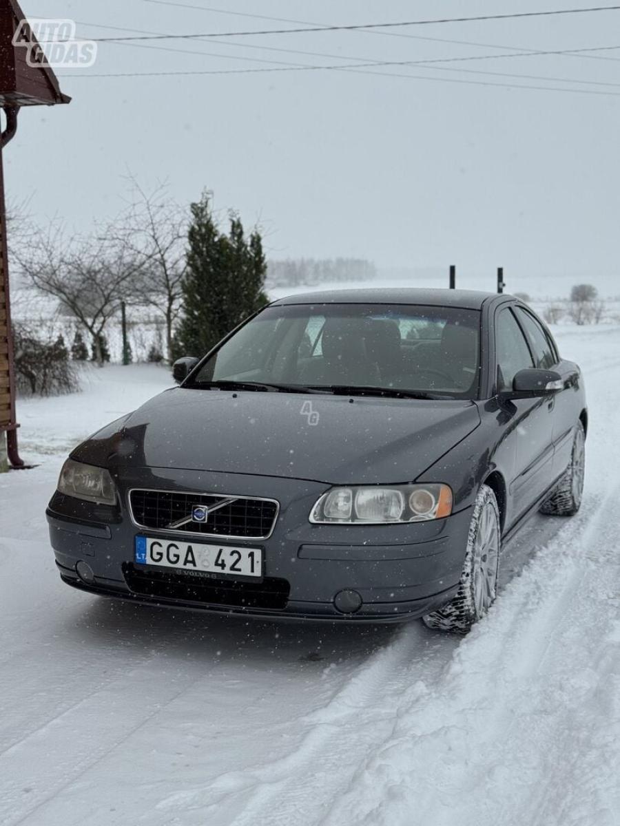 Pelēks Volvo S60 2009 Šalčininkai, ar dzinēja tilpumu 2.40 L un nobraukumu 269 tūkst. km par 2850 €, foto 2 vietnē AUTOMOTO.COM.LV