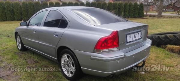 Grey Volvo S60 2009 in Tallinn, with an engine capacity of 2.40 L and mileage of 395 thousand km for 3999 €, photo 3 on AUTOMOTO.COM.LV