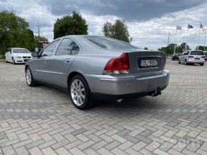 Pelēks Volvo S60 2009 Ogre, ar dzinēja tilpumu 2.40 L un nobraukumu 0 tūkst. km par 4970 €, foto 4 vietnē AUTOMOTO.COM.LV