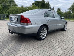 Pelēks Volvo S60 2009 Ogre, ar dzinēja tilpumu 2.40 L un nobraukumu 0 tūkst. km par 4970 €, foto 5 vietnē AUTOMOTO.COM.LV