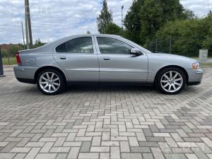 Pelēks Volvo S60 2009 Ogre, ar dzinēja tilpumu 2.40 L un nobraukumu 0 tūkst. km par 4970 €, foto 6 vietnē AUTOMOTO.COM.LV