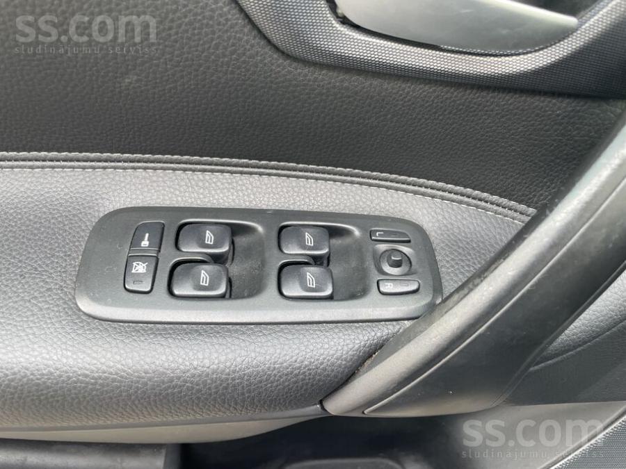 Pelēks Volvo S60 2009 Ogre, ar dzinēja tilpumu 2.40 L un nobraukumu 0 tūkst. km par 4970 €, foto 15 vietnē AUTOMOTO.COM.LV