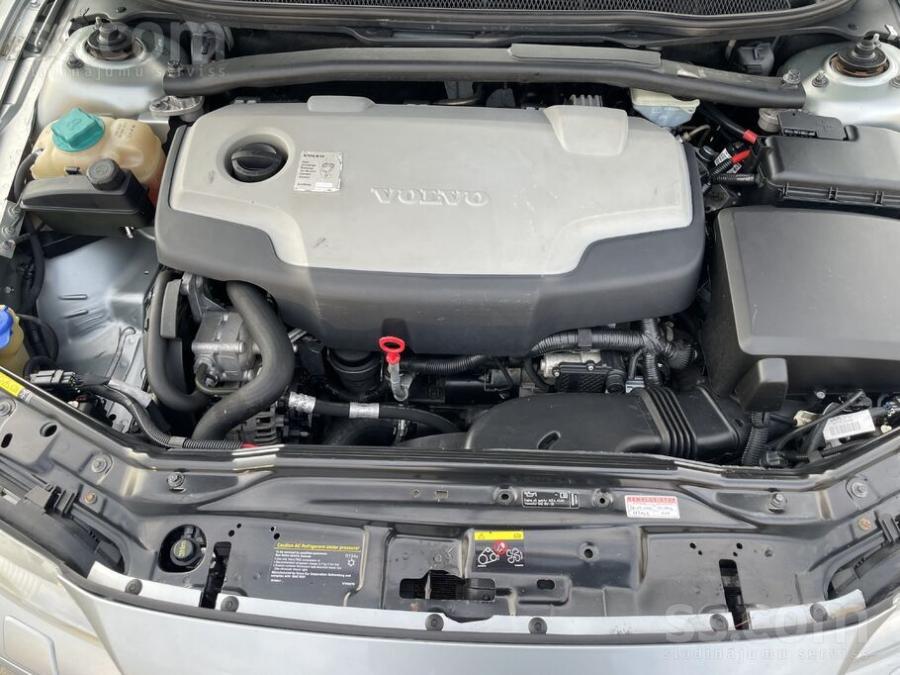 Pelēks Volvo S60 2009 Ogre, ar dzinēja tilpumu 2.40 L un nobraukumu 0 tūkst. km par 4970 €, foto 17 vietnē AUTOMOTO.COM.LV